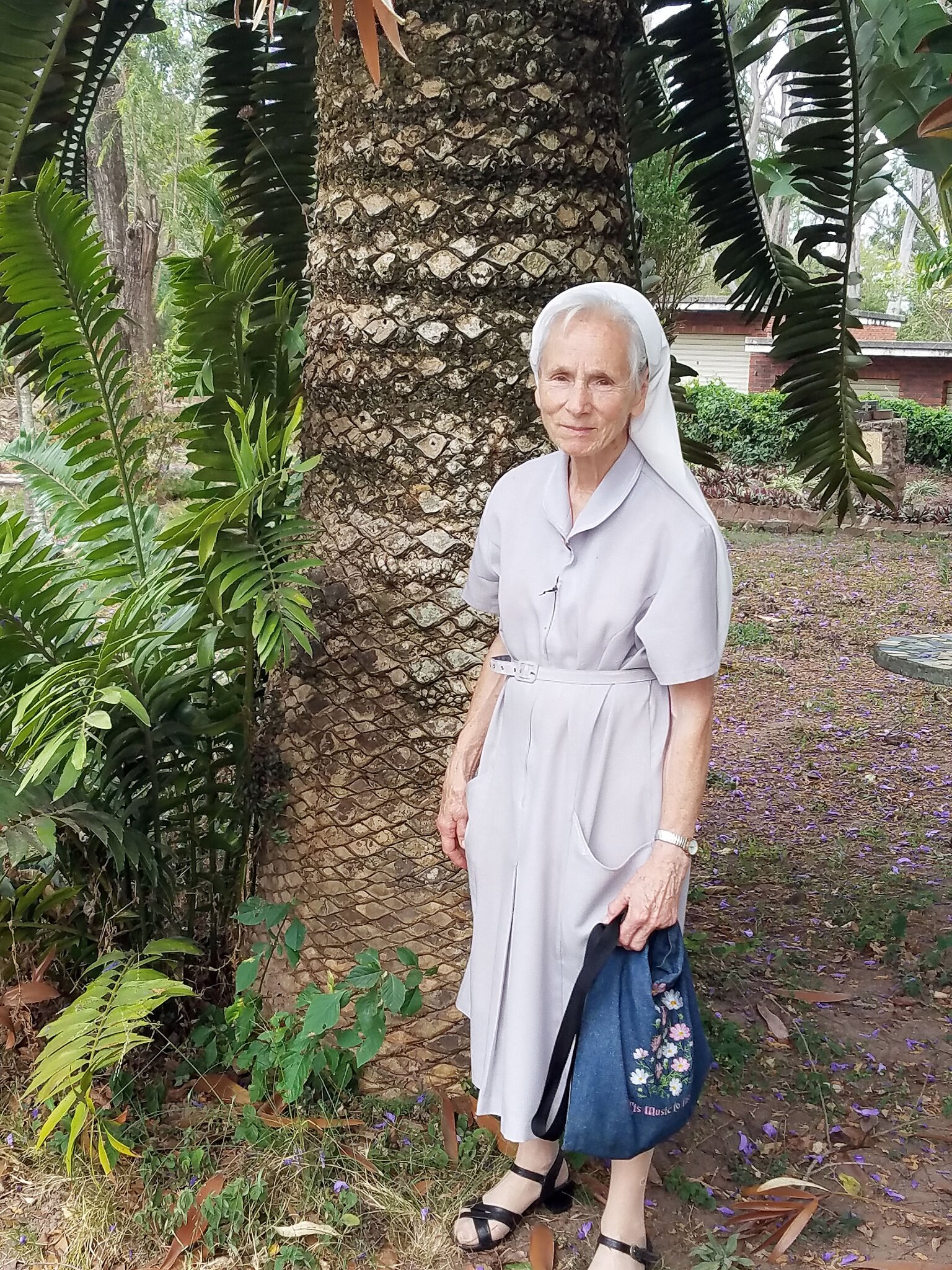 Lebensweg einer Tiroler Missionarin: Der weite Weg von Sr. Amanda ...