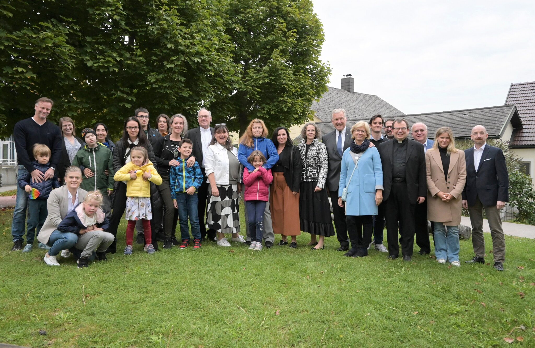 Bischof Schwarz war mit eine Gruppe autistischer Kinder im Vatikan: Erinnerung an Besuch bei ...