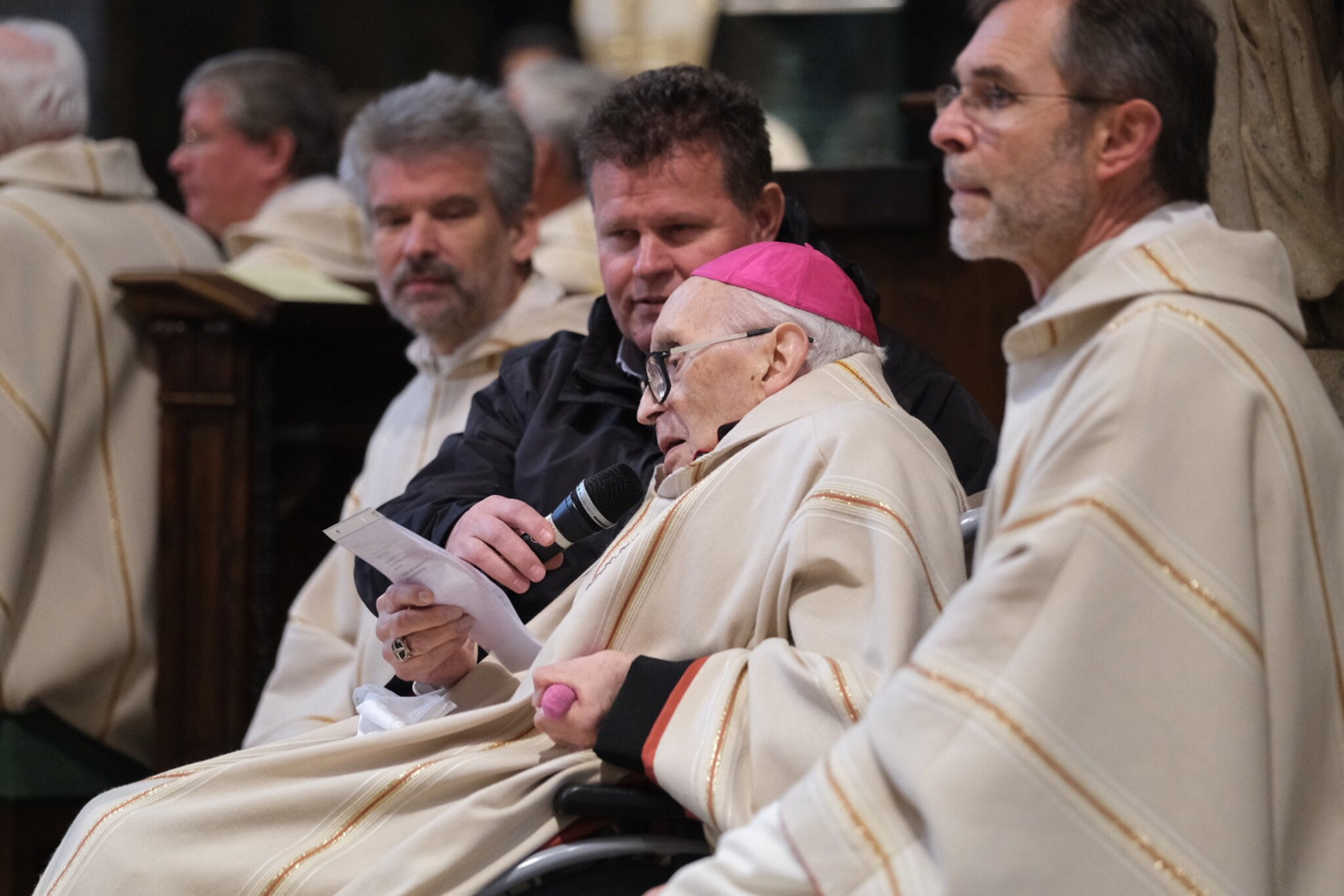 Weihbischof Krätzl: 45 Jahre Bischof: Kein erhobener Finger, sondern ...