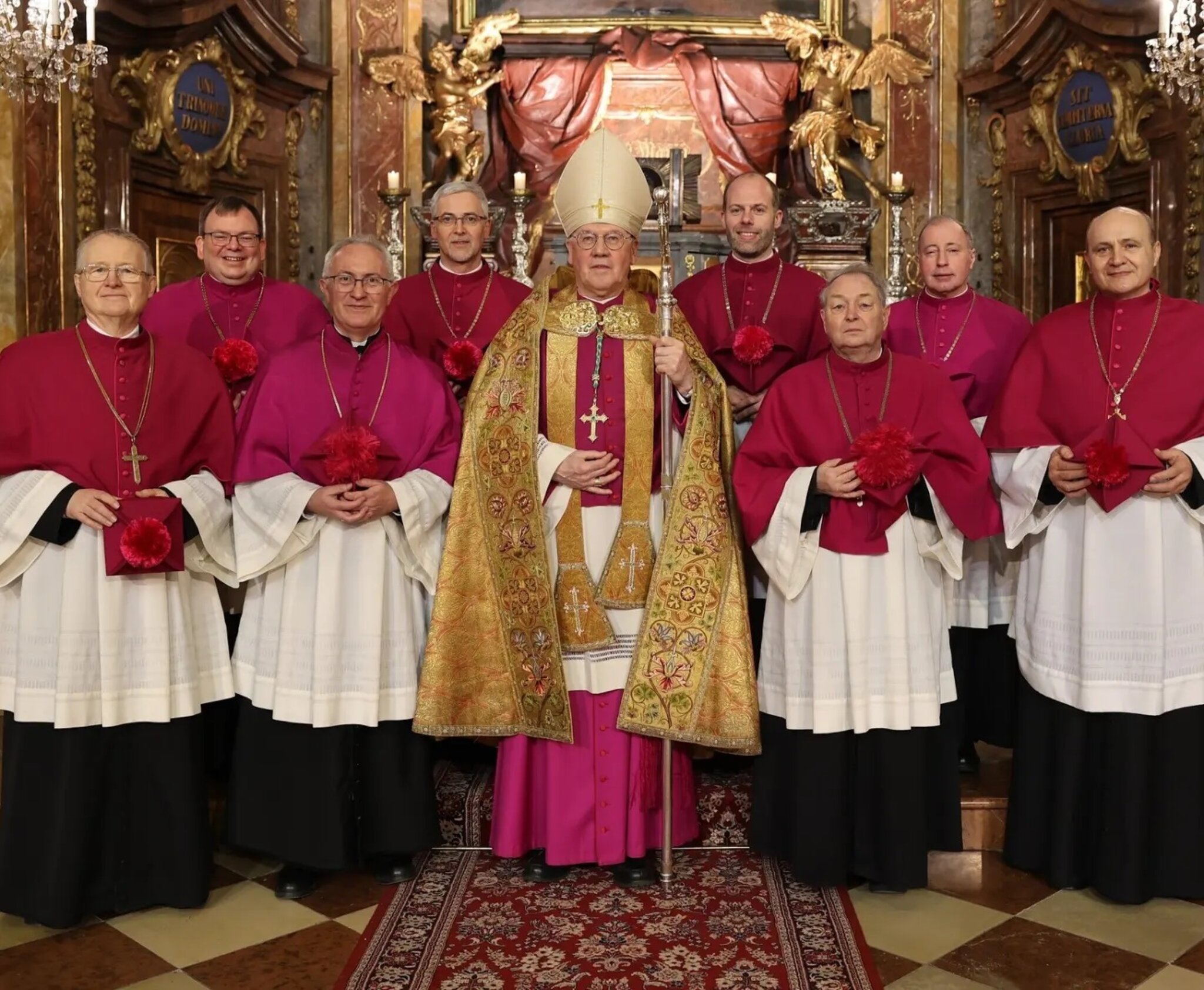 Feier im Dom: Neuaufnahmen ins Domkapitel - Niederösterreich | Kirche bunt