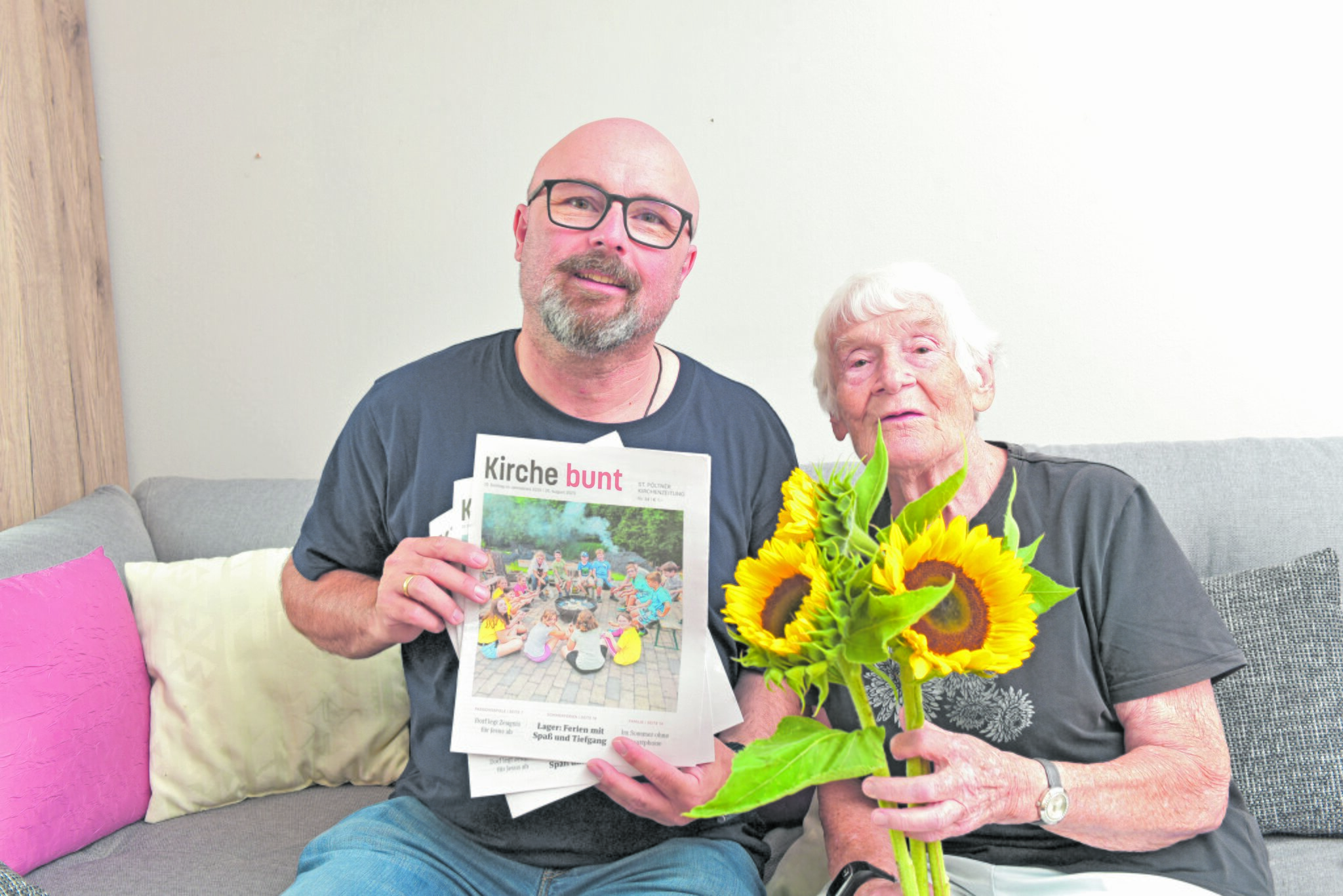 Eva Koller: Seit 53 Jahren verteilt sie "Kirche bunt ...